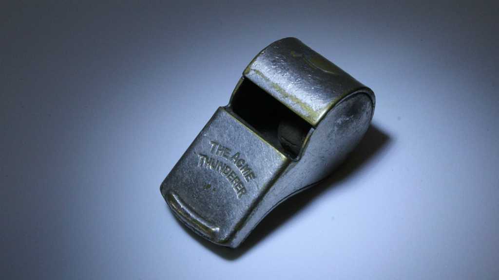 Fakta Peluit Bisa Jadi Alat Mitigasi Bencana untuk Pertolongan Pertama ...