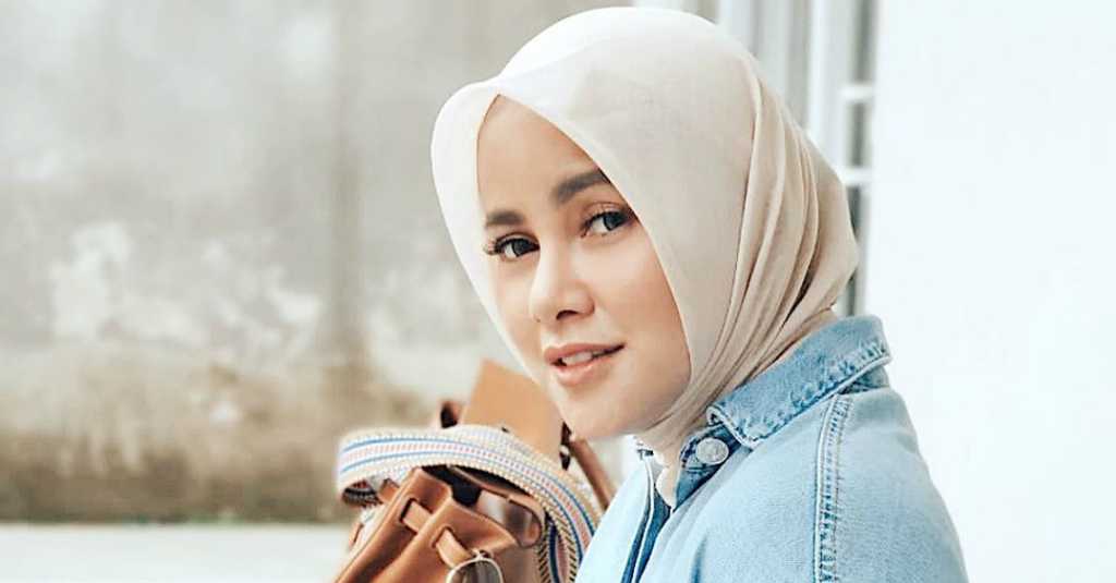 5 Artis Ini Dulunya Seksi Sekarang Syar'i - Pantau.com