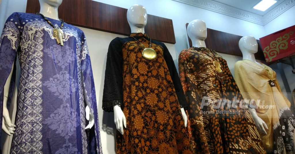 Hari Batik Nasional, 3 Batik Ini Terkenal Dengan Harga Paling Mahal ...