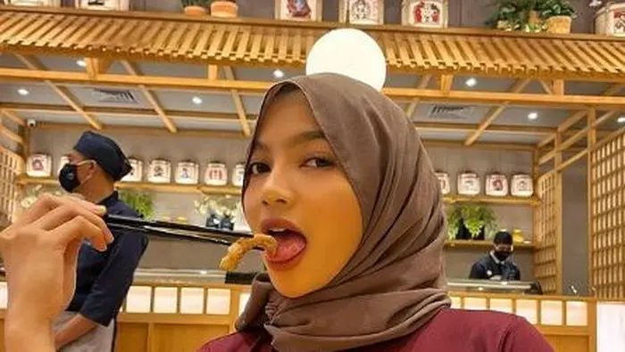 Oklin Fia Tak Pernah Dijadikan Duta MUI Usai Konten Jilat Es Krimnya Viral! - Pantau.com