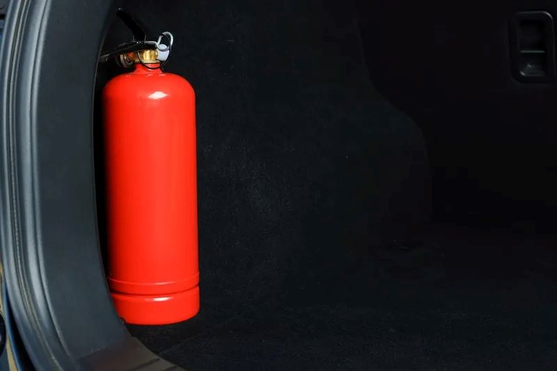 Pentingnya Memiliki APAR di Mobil untuk Keselamatan Berkendara: Ada 4 ...