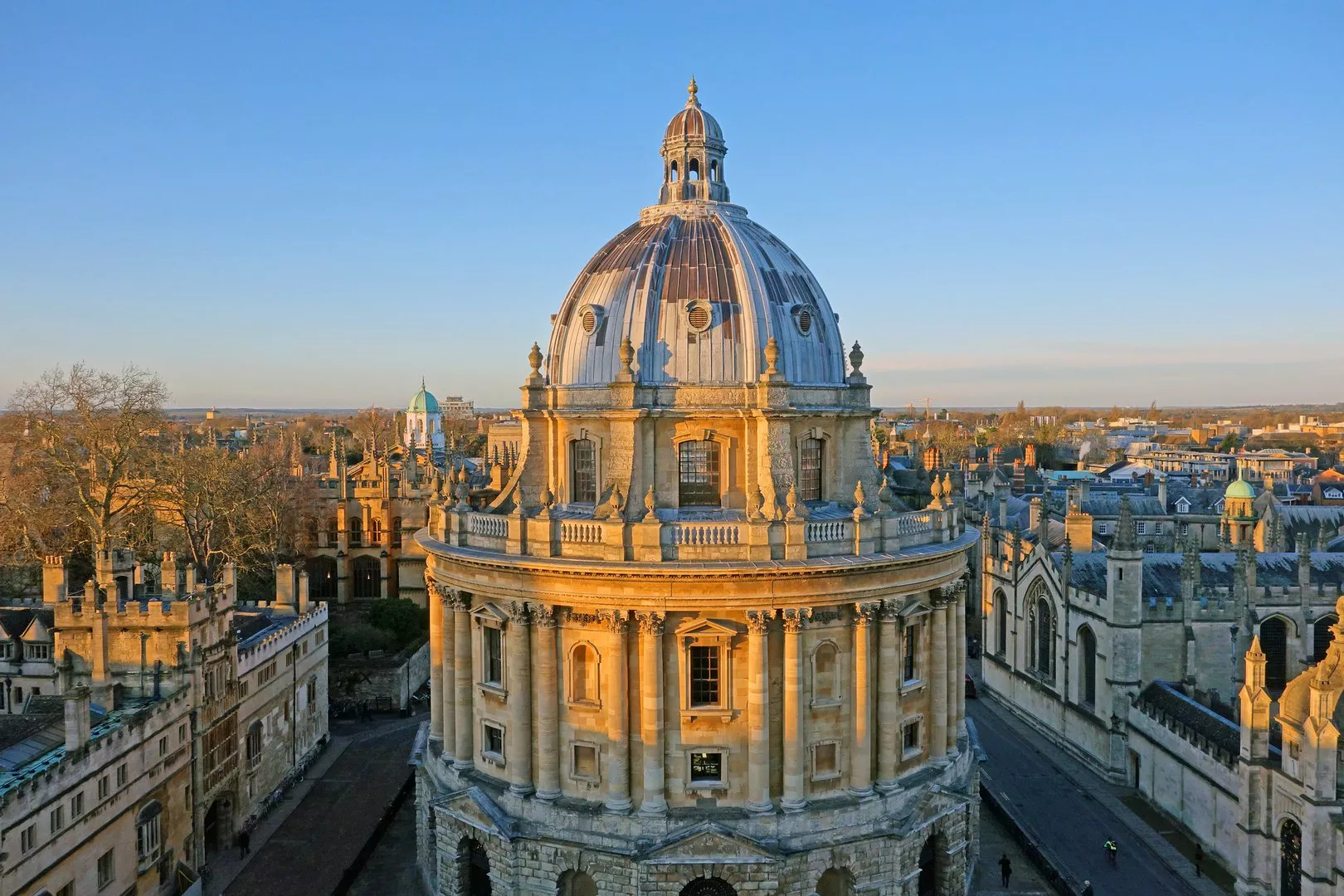 Radcliffe Camera, Ikon Bersejarah di Jantung Kota Oxford - Pantau.com