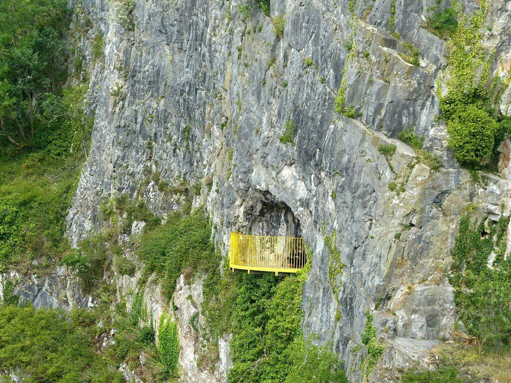 Sejarah dan Pesona The Giants Cave di Clifton Observatory - Pantau.com