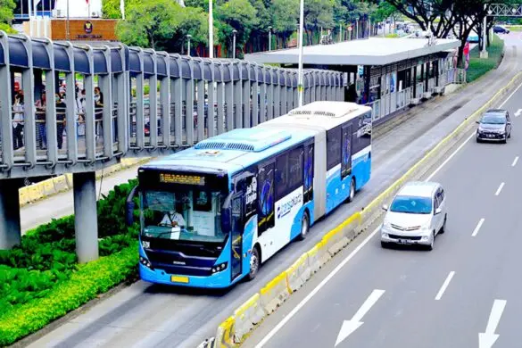 Ingat! Jalur Busway Hanya Buat TransJakarta, Mobil Pejabat Dilarang ...