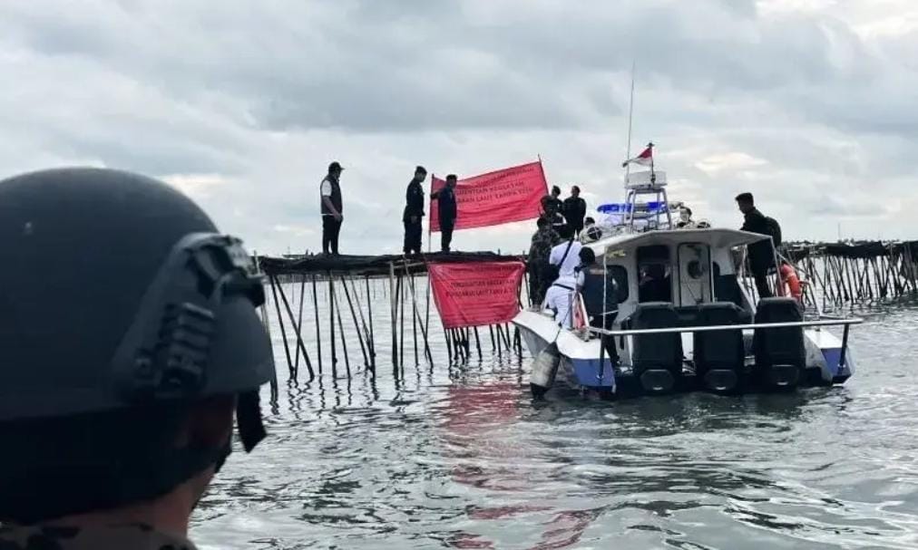 Pagar Laut di Perairan Tangerang Dibongkar atas Perintah Presiden Prabowo - Pantau.com
