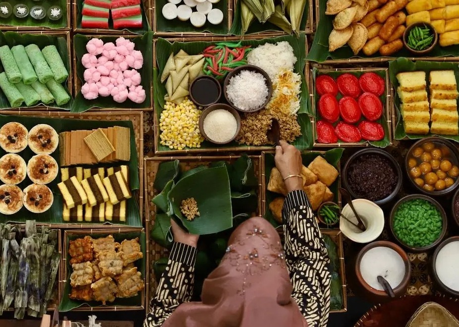 10 Dessert Khas Indonesia yang Tak Boleh Dilewatkan - Pantau.com