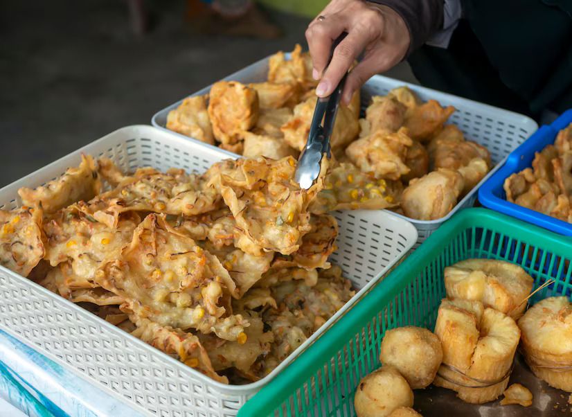 15 Gorengan Khas Indonesia yang Wajib Dicoba - Pantau.com