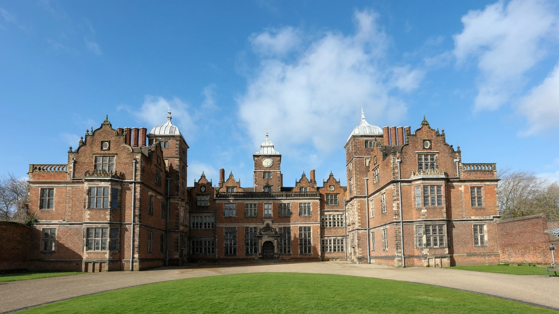 Aston Hall, Keindahan Arsitektur Jacobean yang Menjadi Salah Satu ...