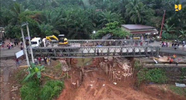 Kementerian PU Selesaikan Pembangunan Jembatan Bailey di Jambi - Pantau.com