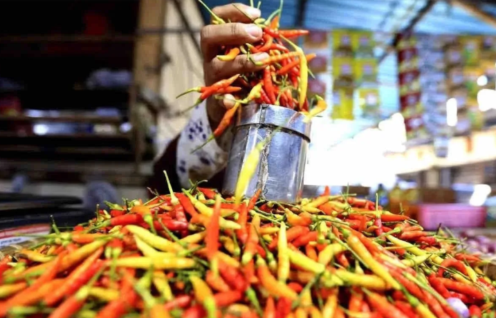 Harga Cabai Rawit Merah Sentuh Rp100.000 per Kg, Berikut Daftar Harga Pangan Terbaru - Pantau.com