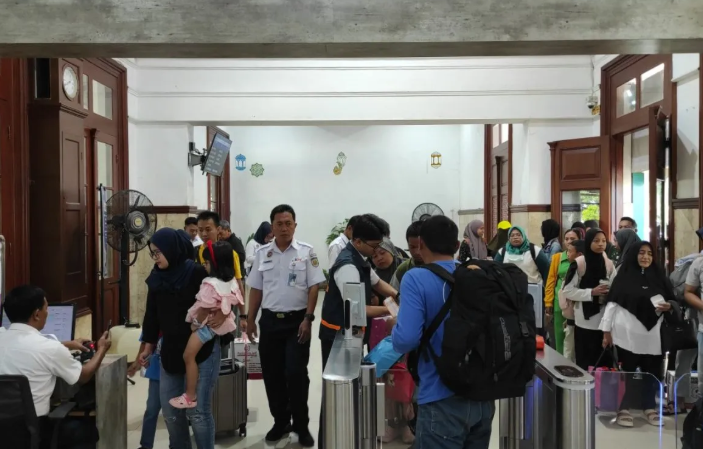 Lonjakan Penumpang di Jalur Timur, Stasiun Jember Tercatat Paling Ramai ...