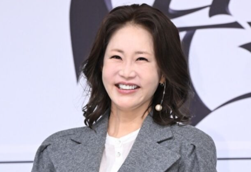 Shin Eun-kyung Nostalgia Karier dan Ungkap Duka atas Kim Soo-mi di ...