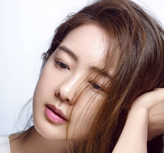 Aktris Lee Yo-won Siap Tunjukkan Sisi Baru di Noppakutak Jae-hoon ...