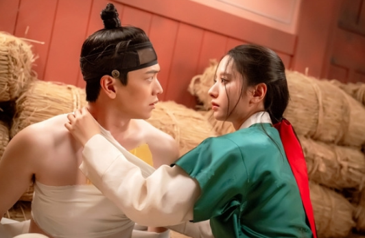 Kang Cheol dan Yeo-ri Mulai Bangun Hubungan Emosional - Pantau.com