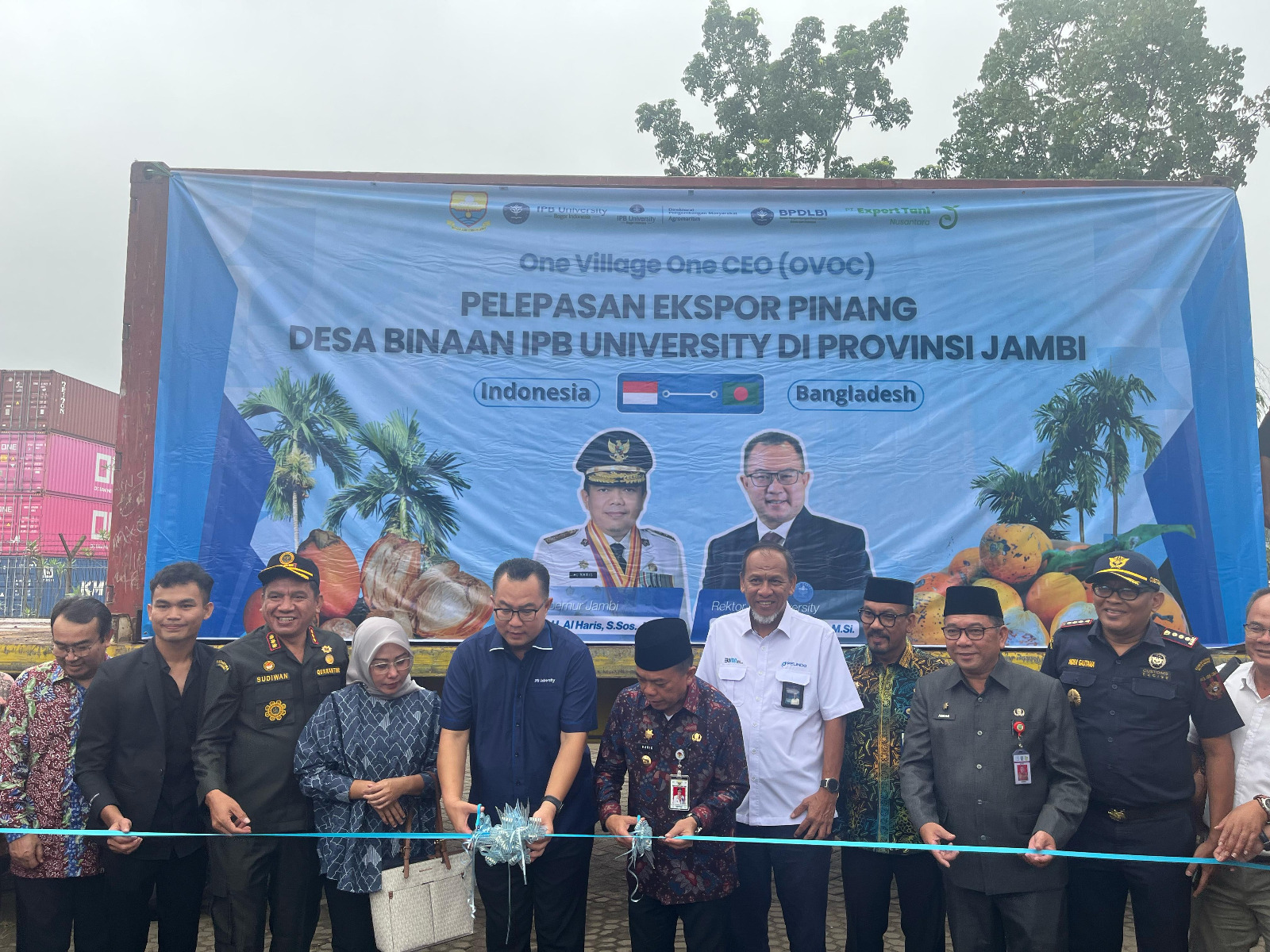 Bea Cukai Jambi Fasilitasi Ekspor 36 Ton Biji Pinang ke Bangladesh - Pantau.com