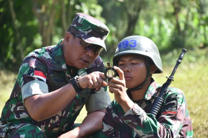 Simulasi Tempur Bentuk Disiplin dan Ketangguhan Prajurit - Pantau.com