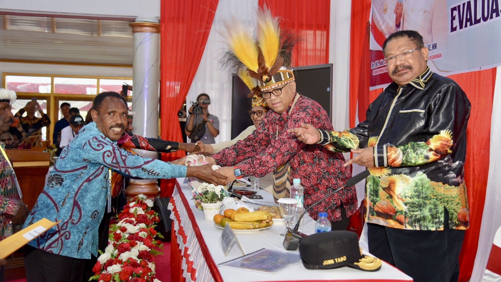 Komisi II DPR Pantau Progres Pembangunan Papua Pegunungan - Pantau.com