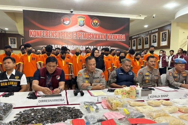 Oknum KSOP Batam Ditangkap karena Bantu Selundupkan 3.205 Liquid Vape ...