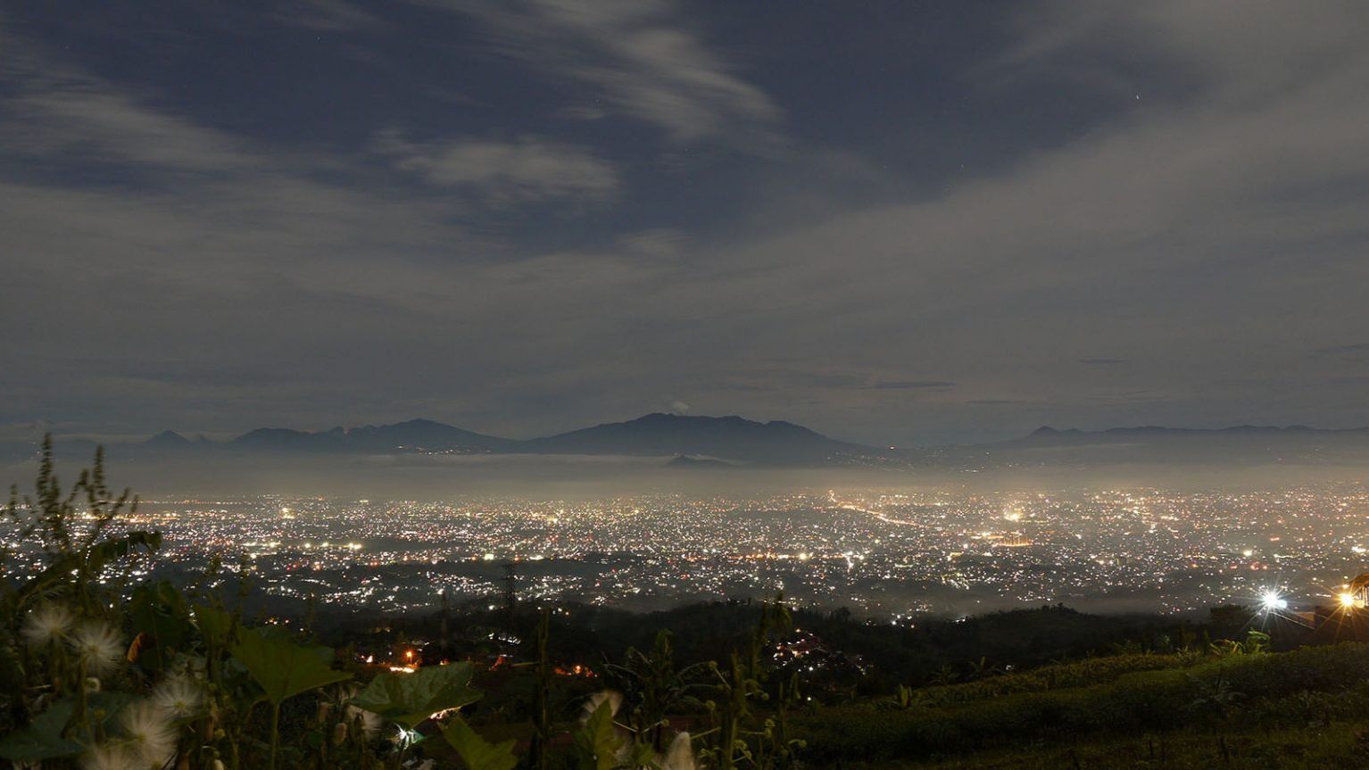Mengenal Cartil, Destinasi Wisata di Bandung bak Negeri di Atas Awan ...