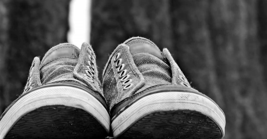 Tips Memilih Alas Kaki Pria yang Nyaman untuk Berja atau Kuliah ...