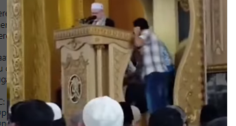 Geger! Wanita Ngamuk dan Teriak-teriak di Dalam Masjid Pontianak, Rebut ...