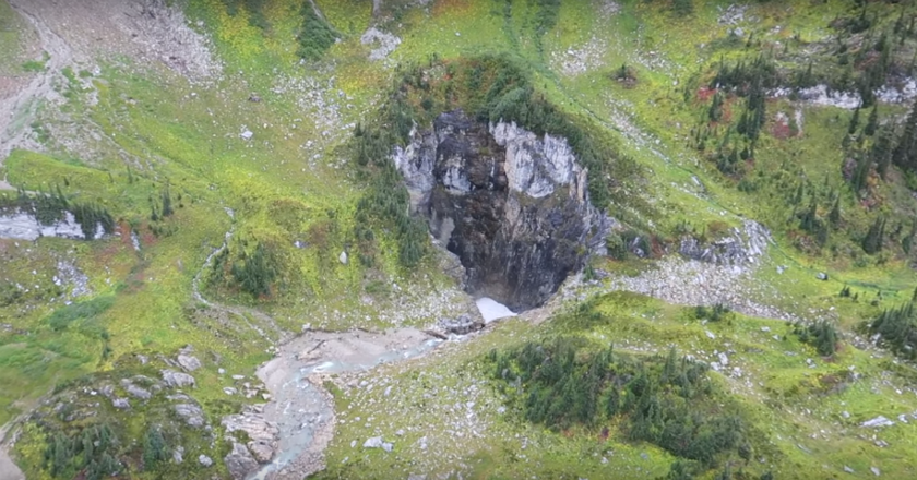 Sebuah Gua Raksasa 'Virgin' Ditemukan di Kanada, Begini Penampakannya ...