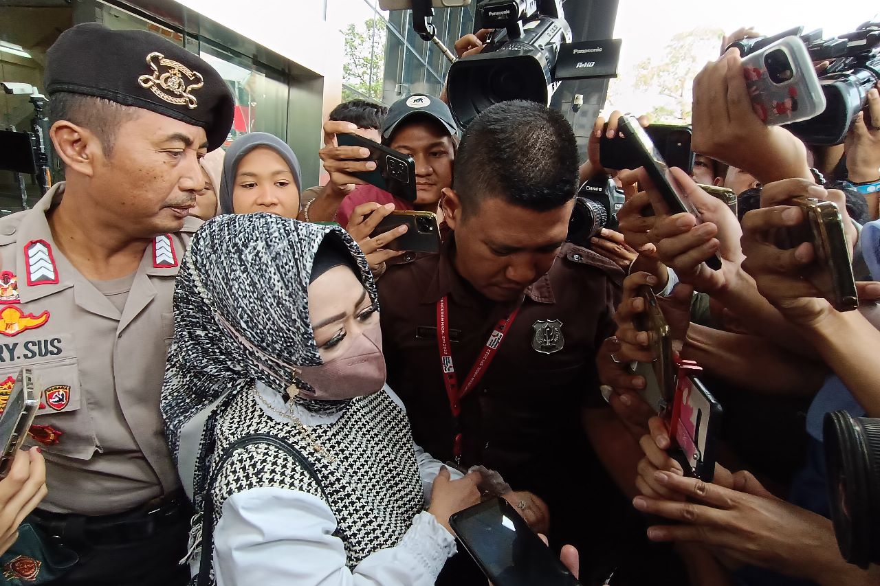 Stylish Bak Sosialita, Kadinkes Lampung Kembali Jalani Pemeriksaan Harta Kekayaan di KPK ...